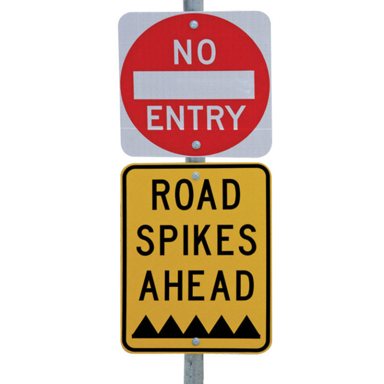KELRYAN - BRSKIT One Way Security Road Spikes Sign Warning Kit